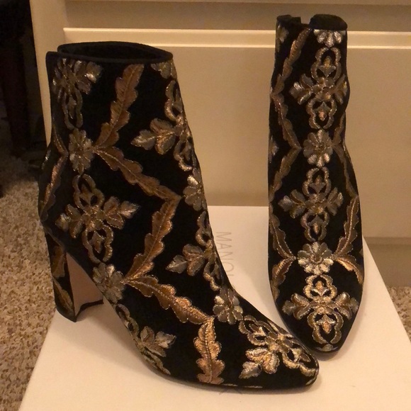 Manolo Blahnik | Shoes | 90 Manolo Blahnik Isola Velvet Ankle Boots ...